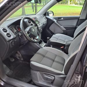 Melns Volkswagen Tiguan 2009 Rēzekne, ar dzinēja tilpumu 2.00 L un nobraukumu 0 tūkst. km par 5750 €, foto 9 vietnē AUTOMOTO.COM.LV