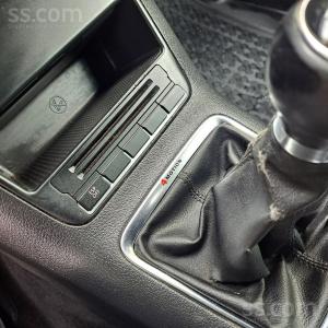 Melns Volkswagen Tiguan 2009 Rēzekne, ar dzinēja tilpumu 2.00 L un nobraukumu 0 tūkst. km par 5750 €, foto 15 vietnē AUTOMOTO.COM.LV