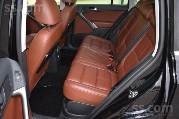 Melns Volkswagen Tiguan 2009 Talsi, ar dzinēja tilpumu 2.00 L un nobraukumu 210 tūkst. km par 6900 €, foto 9 vietnē AUTOMOTO.COM.LV