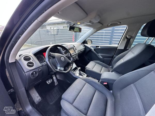 Black Volkswagen Tiguan 2009 in Vilnius, with an engine capacity of 2.00 L and mileage of 450 thousand km for 4500 €, photo 8 on AUTOMOTO.COM.LV
