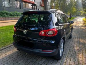 Melns Volkswagen Tiguan 2010 Rīga, ar dzinēja tilpumu 2.00 L un nobraukumu 228 tūkst. km par 6250 €, foto 3 vietnē AUTOMOTO.COM.LV