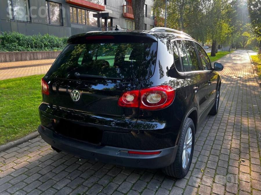 Melns Volkswagen Tiguan 2010 Rīga, ar dzinēja tilpumu 2.00 L un nobraukumu 228 tūkst. km par 6250 €, foto 3 vietnē AUTOMOTO.COM.LV