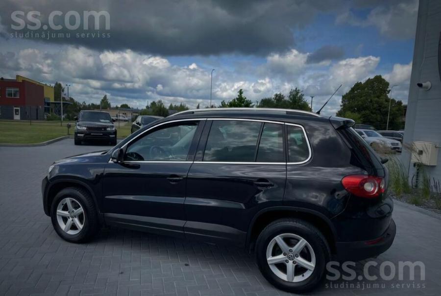 Melns Volkswagen Tiguan 2010 Viļņa, ar dzinēja tilpumu 2.00 L un nobraukumu 201 tūkst. km par 6699 €, foto 6 vietnē AUTOMOTO.COM.LV