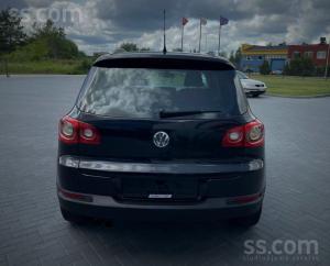 Melns Volkswagen Tiguan 2010 Viļņa, ar dzinēja tilpumu 2.00 L un nobraukumu 201 tūkst. km par 6699 €, foto 8 vietnē AUTOMOTO.COM.LV