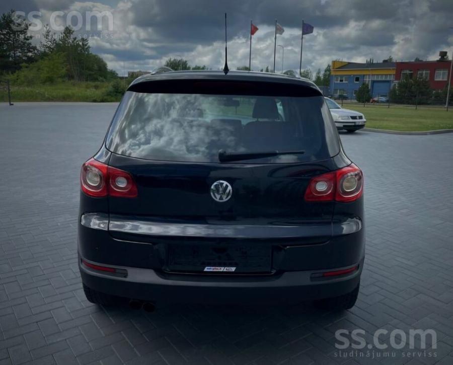 Melns Volkswagen Tiguan 2010 Viļņa, ar dzinēja tilpumu 2.00 L un nobraukumu 201 tūkst. km par 6699 €, foto 8 vietnē AUTOMOTO.COM.LV