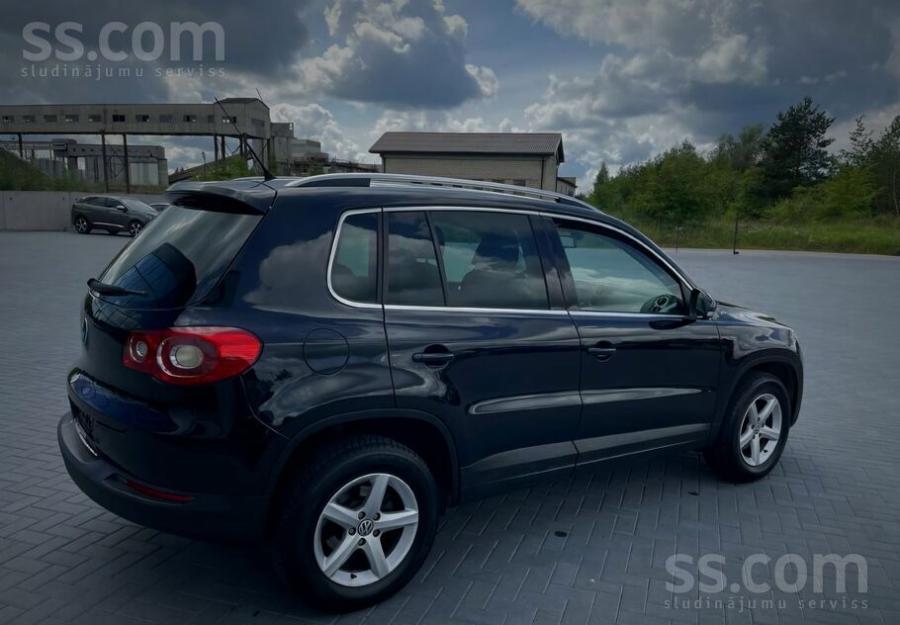 Melns Volkswagen Tiguan 2010 Viļņa, ar dzinēja tilpumu 2.00 L un nobraukumu 201 tūkst. km par 6699 €, foto 10 vietnē AUTOMOTO.COM.LV