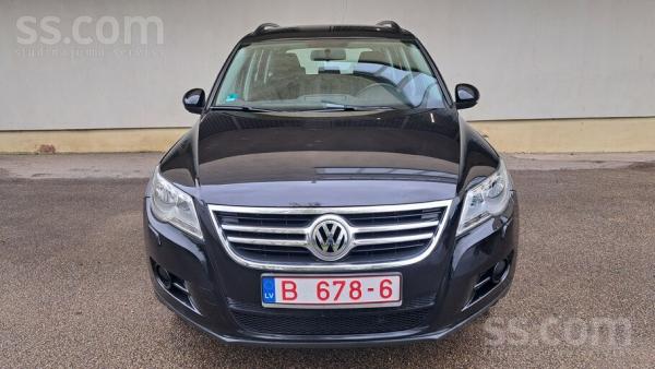 Melns Volkswagen Tiguan 2010 Ogre, ar dzinēja tilpumu 1.40 L un nobraukumu 202 tūkst. km par 5850 €, foto 3 vietnē AUTOMOTO.COM.LV