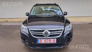 Black Volkswagen Tiguan 2010 in Ogre, with an engine capacity of 1.40 L and mileage of 202 thousand km for 5850 €, photo 3 on AUTOMOTO.COM.LV