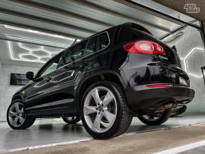 Black Volkswagen Tiguan 2010 in Kaunas, with an engine capacity of 2.00 L and mileage of 332 thousand km for 6550 €, photo 2 on AUTOMOTO.COM.LV