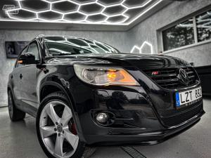 Black Volkswagen Tiguan 2010 in Kaunas, with an engine capacity of 2.00 L and mileage of 332 thousand km for 6550 €, photo 9 on AUTOMOTO.COM.LV