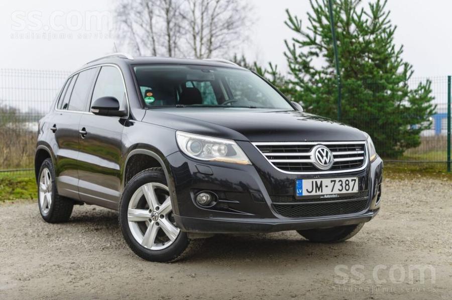 Black Volkswagen Tiguan 2010 in Riga, with an engine capacity of 2.00 L and mileage of 332 thousand km for 6990 €, photo 3 on AUTOMOTO.COM.LV