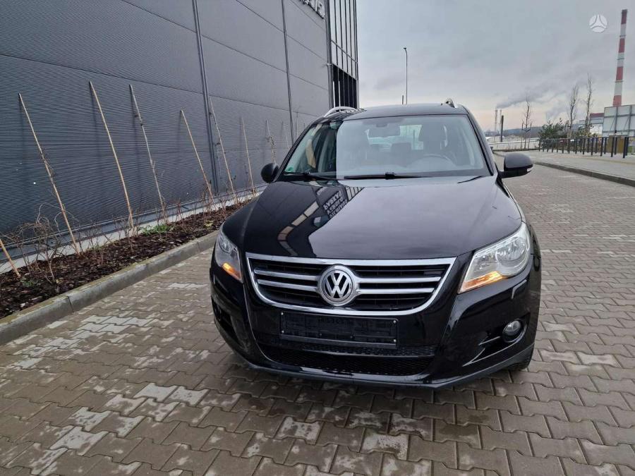 Melns Volkswagen Tiguan 2010 Viļņa, ar dzinēja tilpumu 1.97 L un nobraukumu 219 tūkst. km par 6750 €, foto 2 vietnē AUTOMOTO.COM.LV