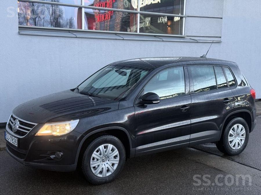 Black Volkswagen Tiguan 2010 in Riga, with an engine capacity of 2.00 L and mileage of 0 thousand km for 5400 €, photo 1 on AUTOMOTO.COM.LV