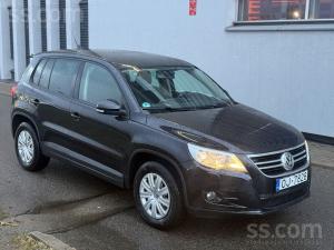 Black Volkswagen Tiguan 2010 in Riga, with an engine capacity of 2.00 L and mileage of 0 thousand km for 5400 €, photo 2 on AUTOMOTO.COM.LV