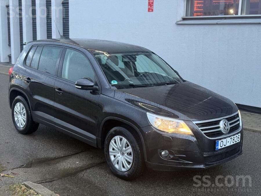 Black Volkswagen Tiguan 2010 in Riga, with an engine capacity of 2.00 L and mileage of 0 thousand km for 5400 €, photo 2 on AUTOMOTO.COM.LV