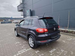 Melns Volkswagen Tiguan 2010 Viļņa, ar dzinēja tilpumu 1.97 L un nobraukumu 219 tūkst. km par 6650 €, foto 5 vietnē AUTOMOTO.COM.LV