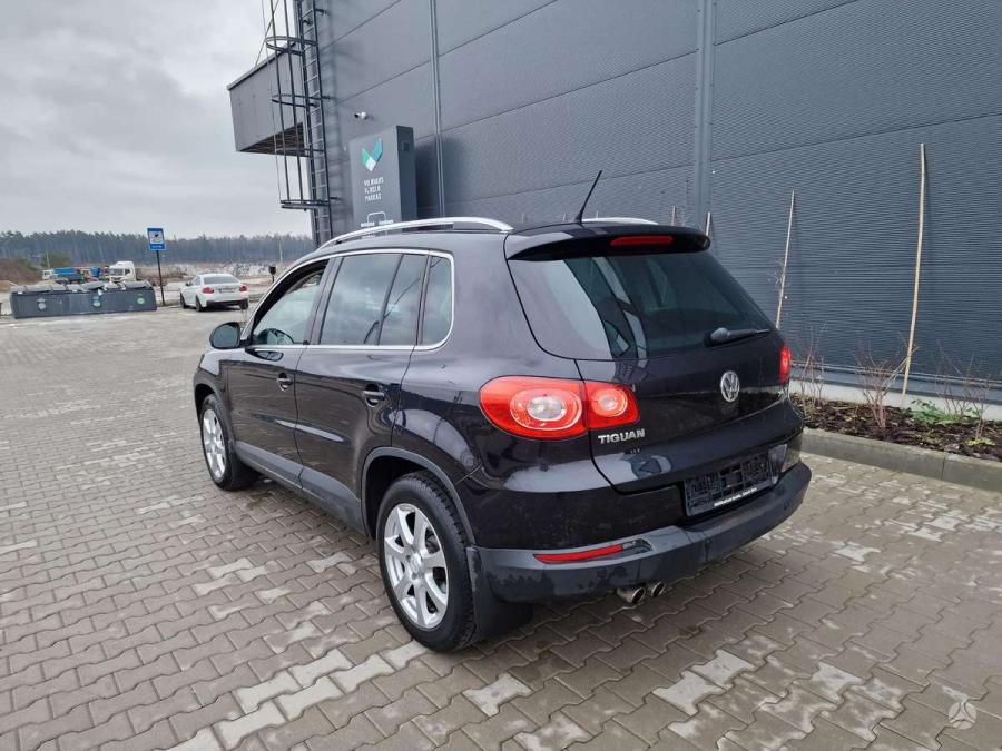Melns Volkswagen Tiguan 2010 Viļņa, ar dzinēja tilpumu 1.97 L un nobraukumu 219 tūkst. km par 6650 €, foto 5 vietnē AUTOMOTO.COM.LV