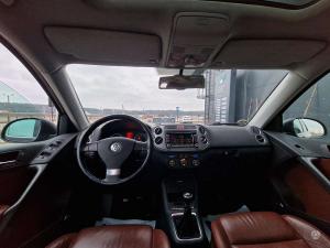 Melns Volkswagen Tiguan 2010 Viļņa, ar dzinēja tilpumu 1.97 L un nobraukumu 219 tūkst. km par 6650 €, foto 10 vietnē AUTOMOTO.COM.LV