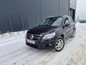 Black Volkswagen Tiguan 2010 in Vilnius, with an engine capacity of 1.97 L and mileage of 217 thousand km for 6499 €, photo 2 on AUTOMOTO.COM.LV