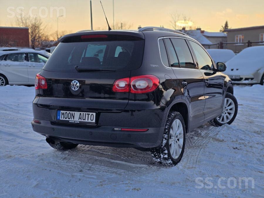 Melns Volkswagen Tiguan 2010 Liepāja, ar dzinēja tilpumu 1.40 L un nobraukumu 0 tūkst. km par 6590 €, foto 2 vietnē AUTOMOTO.COM.LV