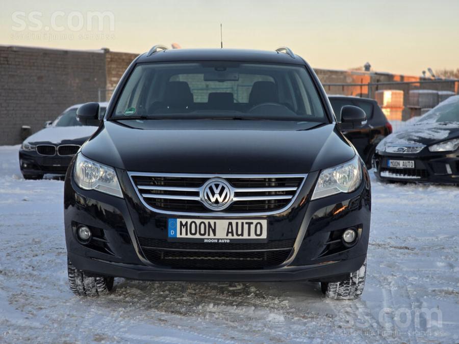 Melns Volkswagen Tiguan 2010 Liepāja, ar dzinēja tilpumu 1.40 L un nobraukumu 0 tūkst. km par 6590 €, foto 3 vietnē AUTOMOTO.COM.LV