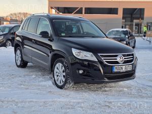 Melns Volkswagen Tiguan 2010 Liepāja, ar dzinēja tilpumu 1.40 L un nobraukumu 0 tūkst. km par 6590 €, foto 4 vietnē AUTOMOTO.COM.LV