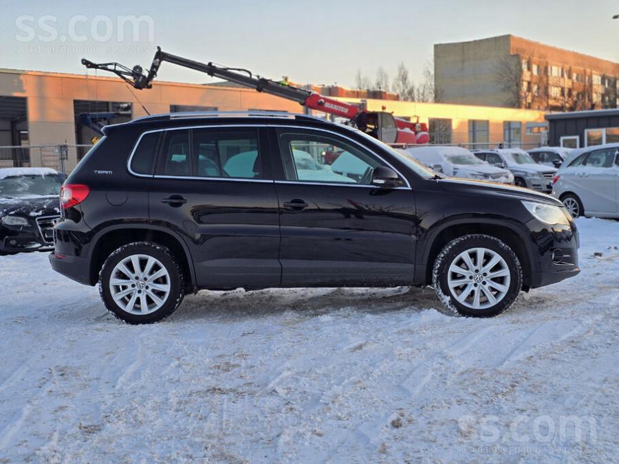 Melns Volkswagen Tiguan 2010 Liepāja, ar dzinēja tilpumu 1.40 L un nobraukumu 0 tūkst. km par 6590 €, foto 5 vietnē AUTOMOTO.COM.LV