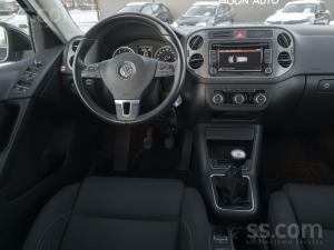 Melns Volkswagen Tiguan 2010 Liepāja, ar dzinēja tilpumu 1.40 L un nobraukumu 0 tūkst. km par 6590 €, foto 13 vietnē AUTOMOTO.COM.LV