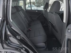 Melns Volkswagen Tiguan 2010 Liepāja, ar dzinēja tilpumu 1.40 L un nobraukumu 0 tūkst. km par 6590 €, foto 17 vietnē AUTOMOTO.COM.LV