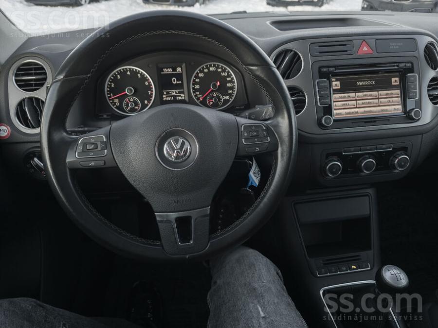 Melns Volkswagen Tiguan 2010 Liepāja, ar dzinēja tilpumu 1.40 L un nobraukumu 0 tūkst. km par 6590 €, foto 22 vietnē AUTOMOTO.COM.LV