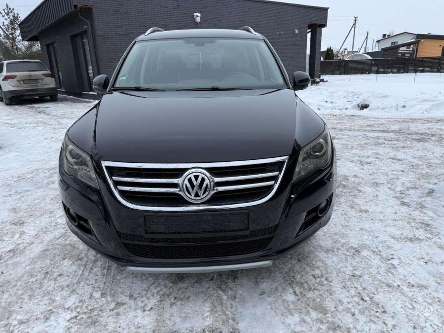 Melns Volkswagen Tiguan 2010 Kauņa, ar dzinēja tilpumu 1.97 L un nobraukumu 280 tūkst. km par 7200 €, foto 2 vietnē AUTOMOTO.COM.LV