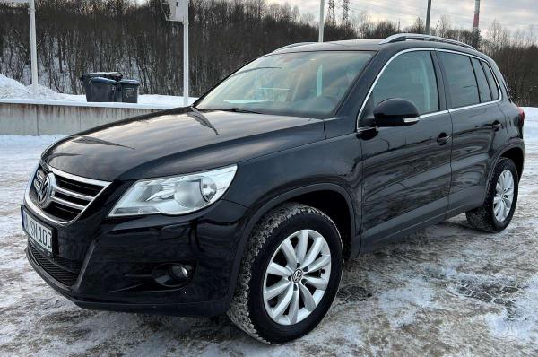 Black Volkswagen Tiguan 2010 in Vilnius, with an engine capacity of 1.40 L and mileage of 233 thousand km for 5500 €, photo 2 on AUTOMOTO.COM.LV