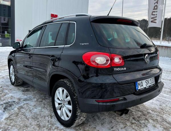 Black Volkswagen Tiguan 2010 in Vilnius, with an engine capacity of 1.40 L and mileage of 233 thousand km for 5500 €, photo 4 on AUTOMOTO.COM.LV