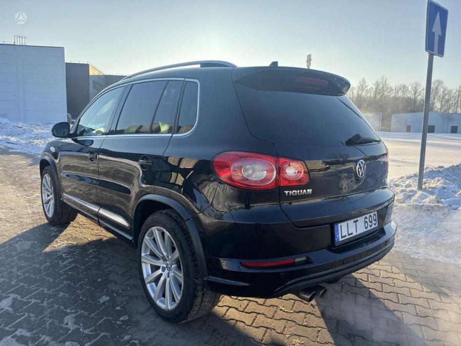 Melns Volkswagen Tiguan 2010 Kauņa, ar dzinēja tilpumu 2.00 L un nobraukumu 230 tūkst. km par 7500 €, foto 1 vietnē AUTOMOTO.COM.LV