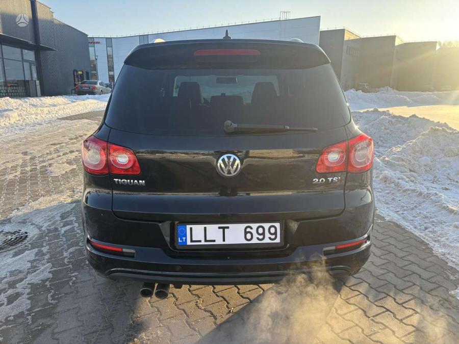Melns Volkswagen Tiguan 2010 Kauņa, ar dzinēja tilpumu 2.00 L un nobraukumu 230 tūkst. km par 7500 €, foto 3 vietnē AUTOMOTO.COM.LV