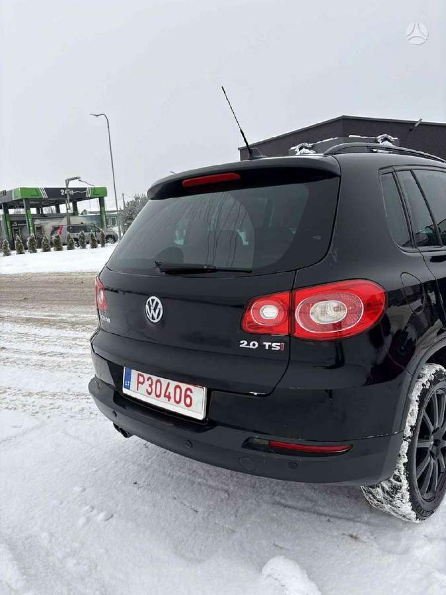 Melns Volkswagen Tiguan 2010 Kauņa, ar dzinēja tilpumu 1.98 L un nobraukumu 320 tūkst. km par 5800 €, foto 4 vietnē AUTOMOTO.COM.LV