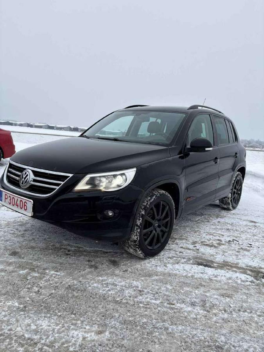 Melns Volkswagen Tiguan 2010 Kauņa, ar dzinēja tilpumu 1.98 L un nobraukumu 320 tūkst. km par 5800 €, foto 5 vietnē AUTOMOTO.COM.LV