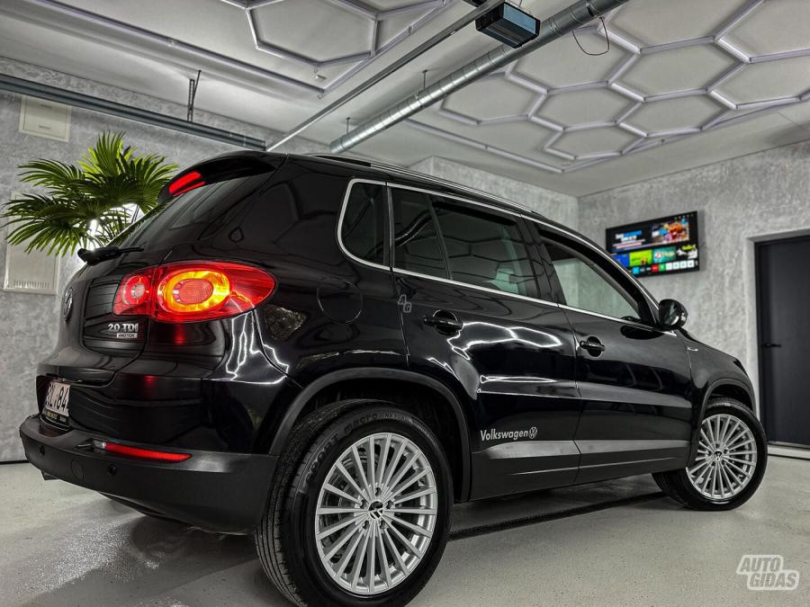 Melns Volkswagen Tiguan 2010 Kauņa, ar dzinēja tilpumu 2.00 L un nobraukumu 224 tūkst. km par 6850 €, foto 15 vietnē AUTOMOTO.COM.LV
