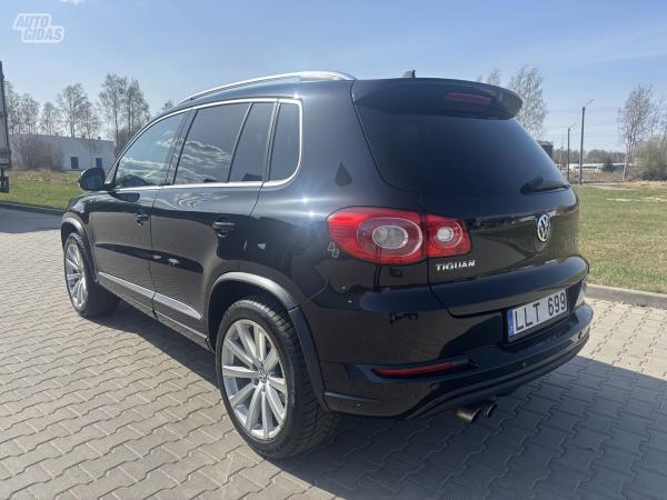 Melns Volkswagen Tiguan 2010 Kauņa, ar dzinēja tilpumu 2.00 L un nobraukumu 230 tūkst. km par 6950 €, foto 1 vietnē AUTOMOTO.COM.LV