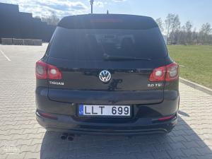 Black Volkswagen Tiguan 2010 in Kaunas, with an engine capacity of 2.00 L and mileage of 230 thousand km for 6950 €, photo 3 on AUTOMOTO.COM.LV