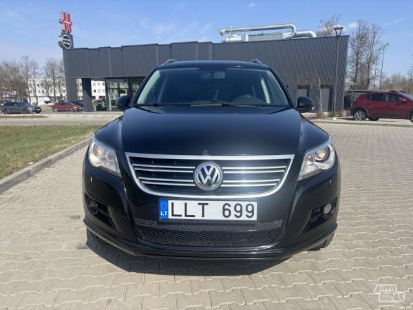 Melns Volkswagen Tiguan 2010 Kauņa, ar dzinēja tilpumu 2.00 L un nobraukumu 230 tūkst. km par 6950 €, foto 8 vietnē AUTOMOTO.COM.LV