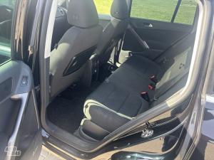 Black Volkswagen Tiguan 2010 in Kaunas, with an engine capacity of 2.00 L and mileage of 230 thousand km for 6950 €, photo 15 on AUTOMOTO.COM.LV