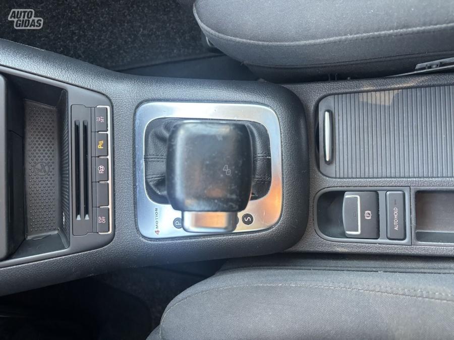 Black Volkswagen Tiguan 2010 in Kaunas, with an engine capacity of 2.00 L and mileage of 230 thousand km for 6950 €, photo 17 on AUTOMOTO.COM.LV