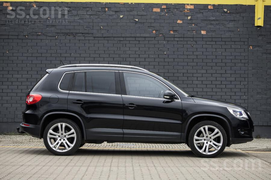 Черный Фольксваген Тигуан 2010 в Тукумс, объемом двигателя 2.00 л и пробегом 0 тыс. км за 8200 €, фото 3 на AUTOMOTO.COM.LV