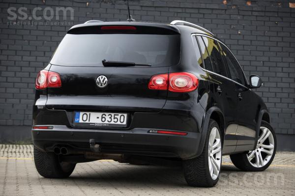 Black Volkswagen Tiguan 2010 in Tukums, with an engine capacity of 2.00 L and mileage of 0 thousand km for 8200 €, photo 3 on AUTOMOTO.COM.LV