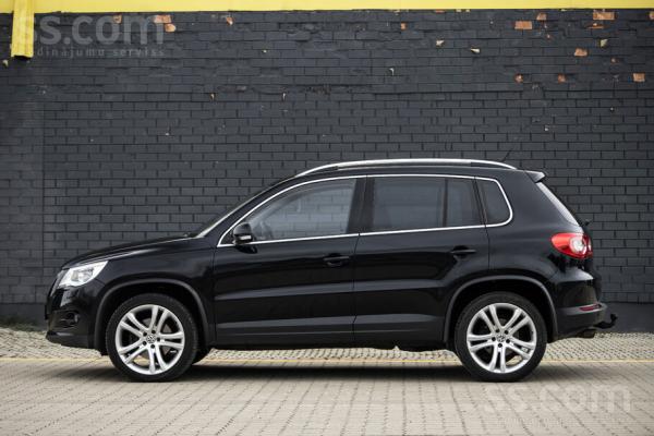 Black Volkswagen Tiguan 2010 in Tukums, with an engine capacity of 2.00 L and mileage of 0 thousand km for 8200 €, photo 7 on AUTOMOTO.COM.LV