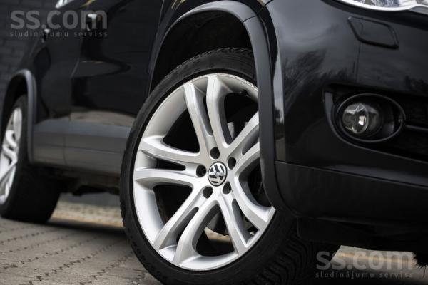 Black Volkswagen Tiguan 2010 in Tukums, with an engine capacity of 2.00 L and mileage of 0 thousand km for 8200 €, photo 10 on AUTOMOTO.COM.LV