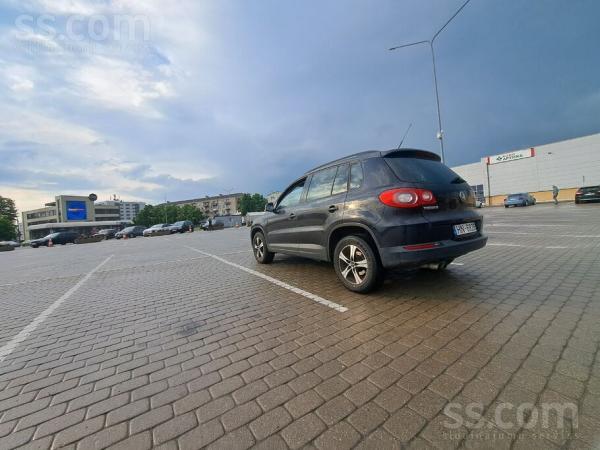 Черный Фольксваген Тигуан 2010 в Даугавпилс, объемом двигателя 1.40 л и пробегом 446 тыс. км за 4500 €, фото 6 на AUTOMOTO.COM.LV