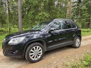 Black Volkswagen Tiguan 2010 in Riga, with an engine capacity of 2.00 L and mileage of 236 thousand km for 5400 €, photo  on AUTOMOTO.COM.LV