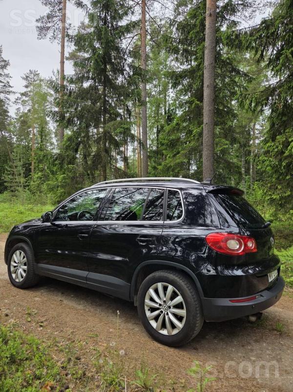 Melns Volkswagen Tiguan 2010 Rīga, ar dzinēja tilpumu 2.00 L un nobraukumu 236 tūkst. km par 5400 €, foto 2 vietnē AUTOMOTO.COM.LV